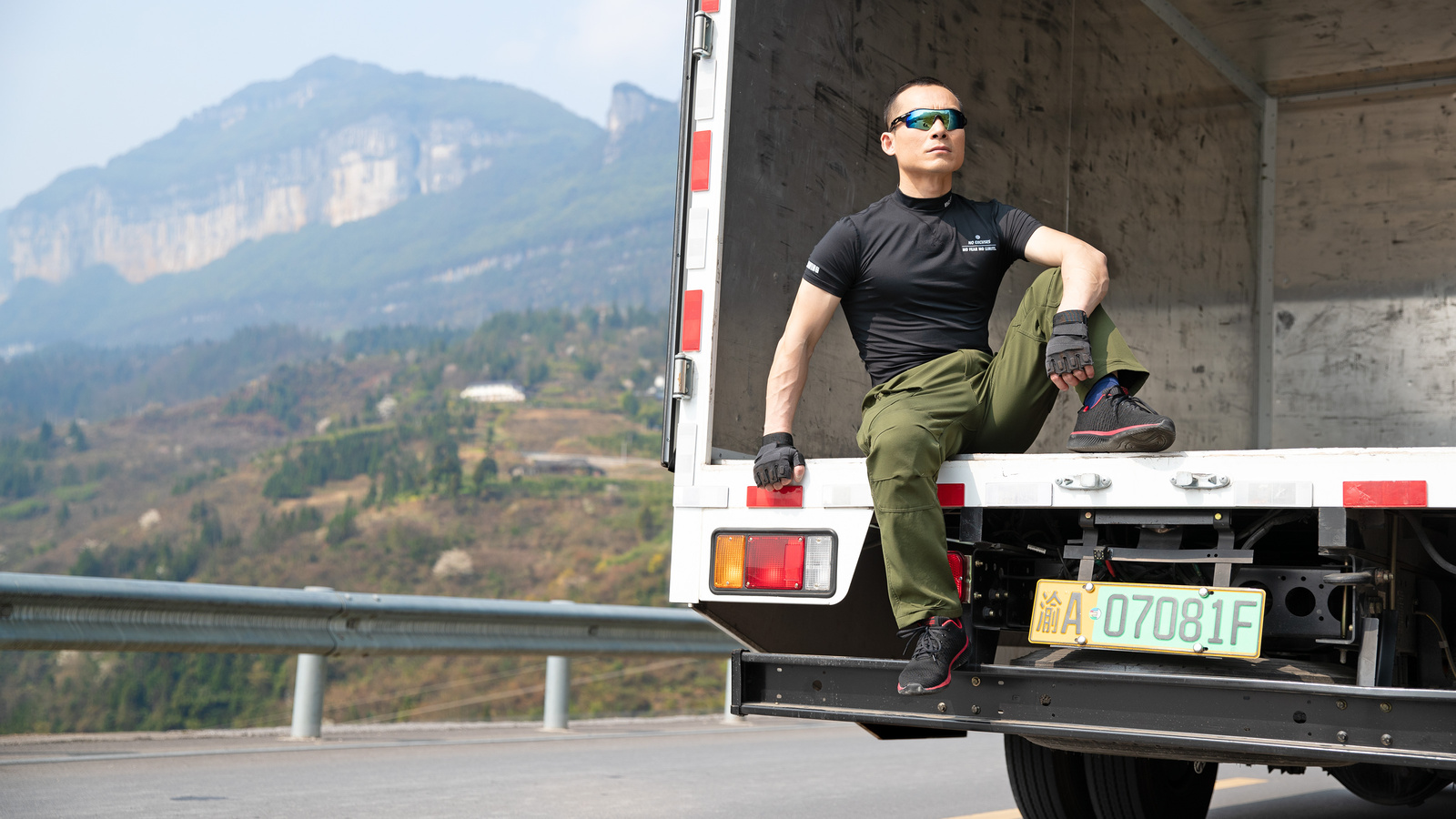 The hydrogen truck operator | Bosch Global